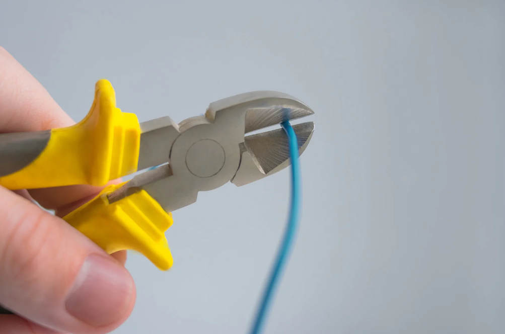 How to Strip Copper Wire Safely and Efficiently — Creworks Equipment